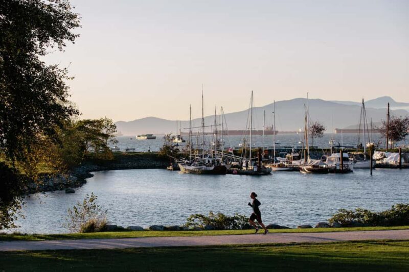 Vancouver: Sunset Trolley Tour - Key Points