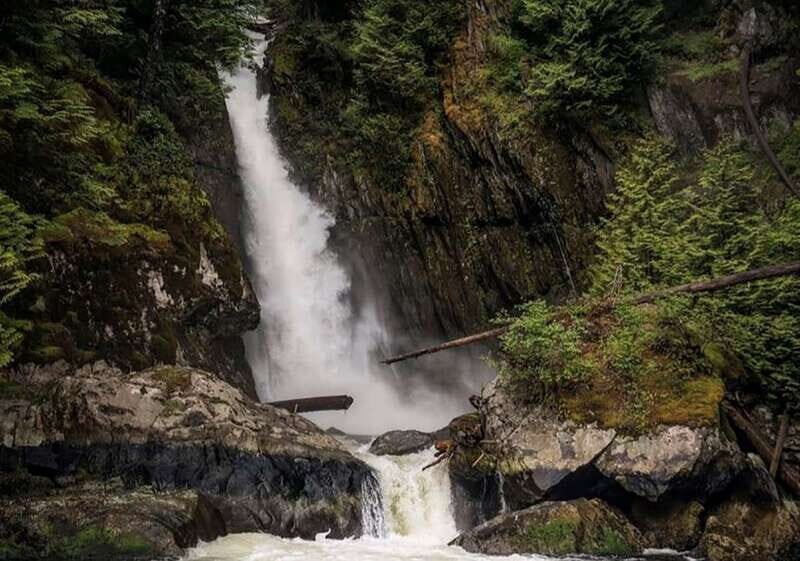 Vancouver: Waterfront Sightseeing Tour - City and Waterfall - Key Points