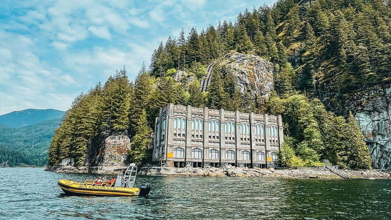 Vancouver: Waterfront Sightseeing Tour - City and Waterfall - An Entertaining and Informative Water Adventure