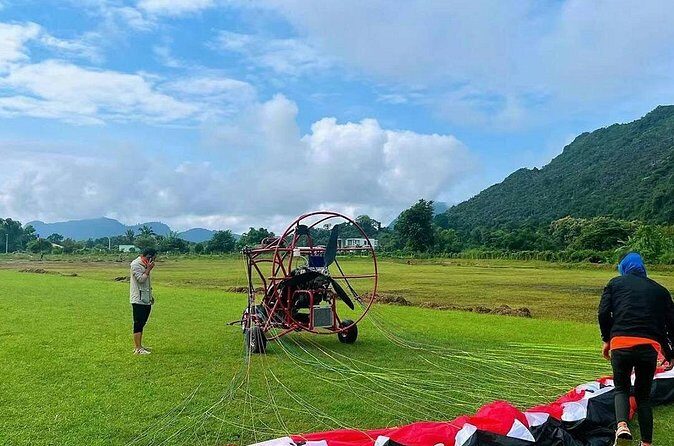 Vang Vieng Paragliding Experience with Pickup - Who Should Consider This Tour?