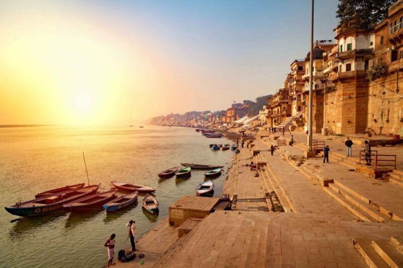 VARANASI BOAT RIDE: WITNESS SUNRISE SERENITY - Key Points