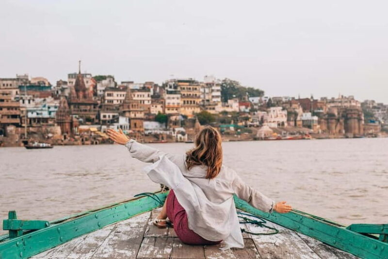 Varanasi Landmark Evening City Tour - Aarti & Boating - Key Points