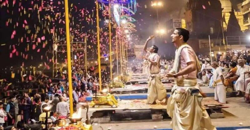 Varanasi: Night Boat Ride, Aarati Ceremony and Dinner - Key Points
