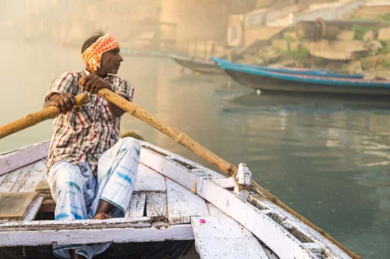 Varanasi Spiritual Tour with Temple Visits & Ganga Aarti - Strolling Through Markets and Local Life
