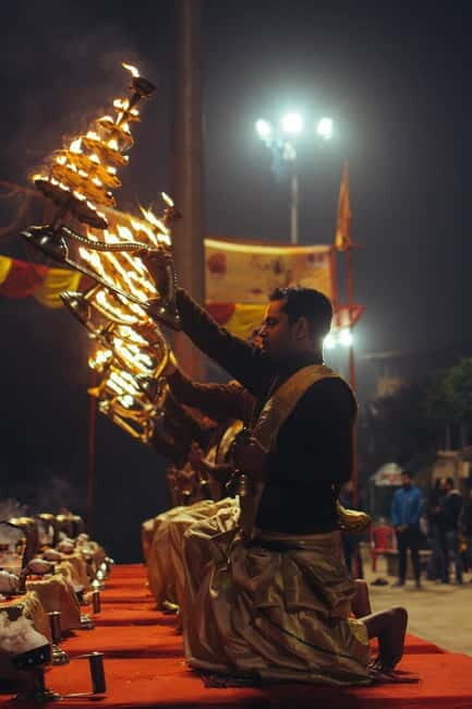 Varanasi: Spiritual Walk, Boat Ride, and Puja Ceremony - Witnessing the Ganga Aarti