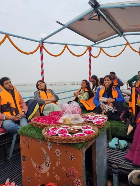 Varanasi: Sunrise Boat Tour & Ghats Experience - Key Points