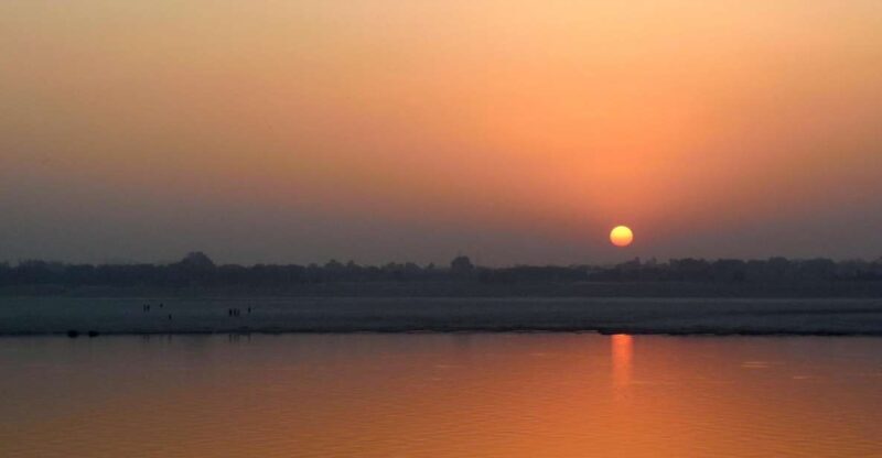 Varanasi: Sunrise Boat Tour with Arti Ceremony - Key Points