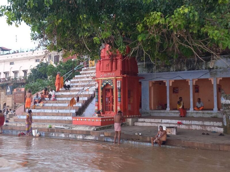 Varanasi: Sunrise Boat Tour with Arti Ceremony - Who Should Consider This Tour?