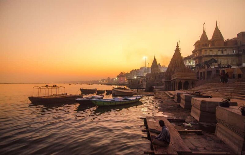 Varanasi Sunrise Tour with Ganga Aarti & Free Boat Ride - Key Points