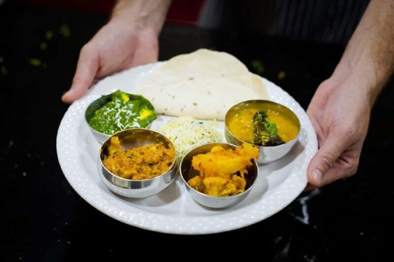 Varanasi: Traditional Indian Cooking Class with Dinner - Who Should Consider This Experience?