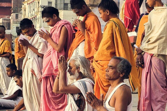 Varanasi:Sunrise tour with Ganga aarti,Akhada visit,Ancient stepwell & Breakfast - An Authentic Varanasi Experience: A Step-by-Step Guide