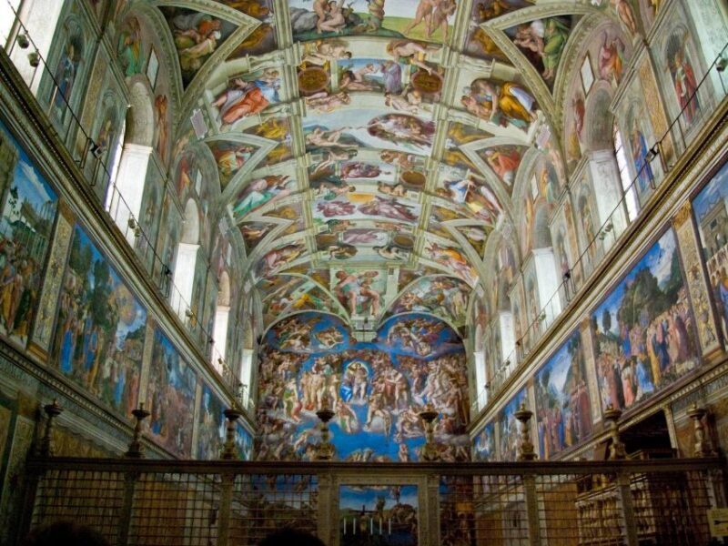 Vatican Highlights: Tapestries, Maps, and Philatelic Wonders - Key Points
