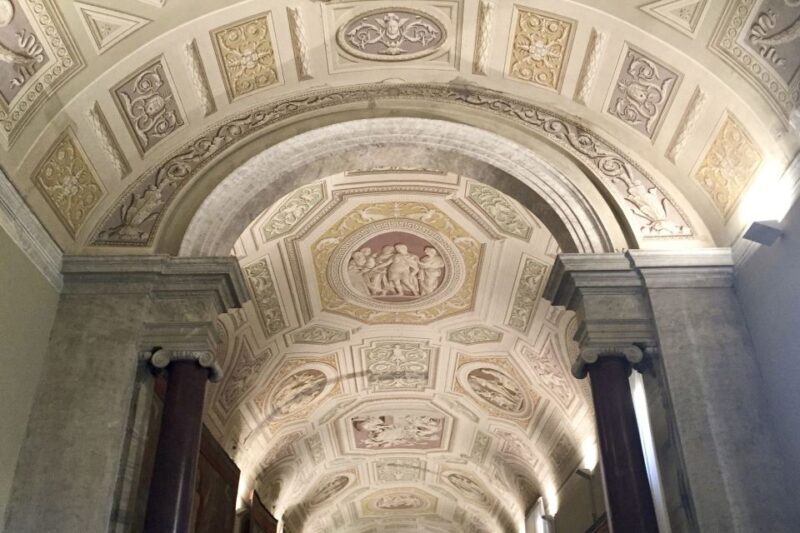 Vatican: Sistine Chapel and Vatican Museums Small Group Tour - Key Points
