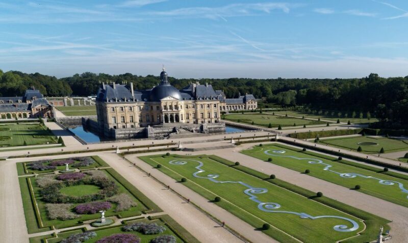 Vaux le Vicomte Chateau Entry Ticket and Chateaubus Transfer - Key Points