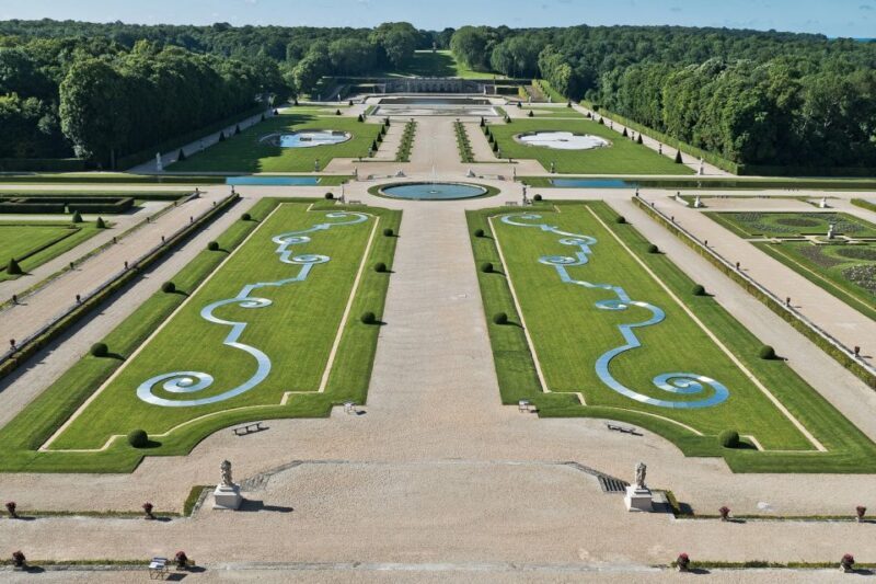 Vaux le Vicomte Chateau Entry Ticket and Chateaubus Transfer - An Accessible Escape from Paris