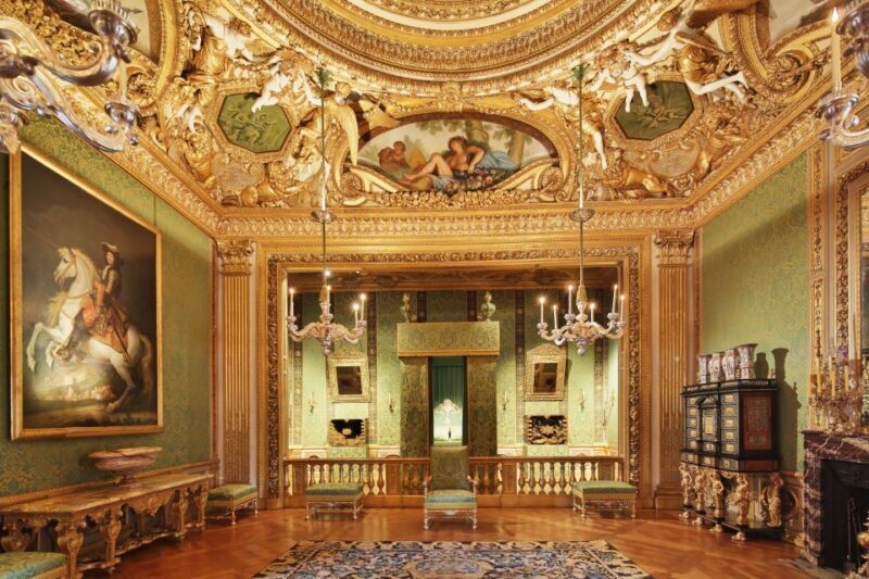 Vaux le Vicomte Chateau Entry Ticket and Chateaubus Transfer - Authentic Experience—Insights from Visitors