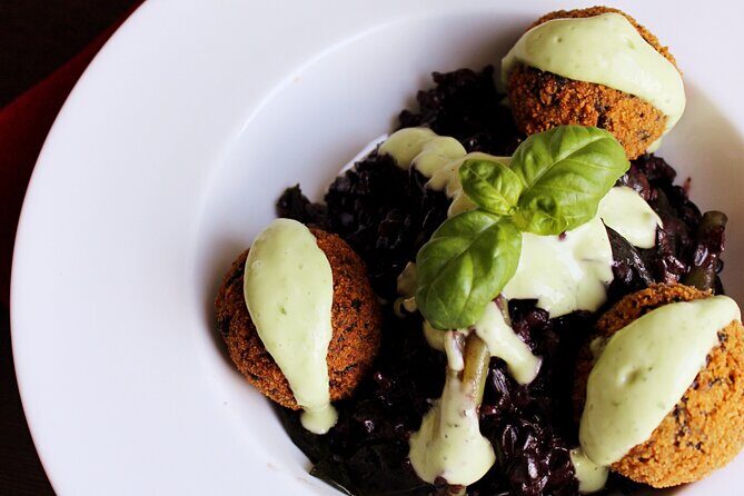 Vegan Paella and traditional plant based rice - Key Points