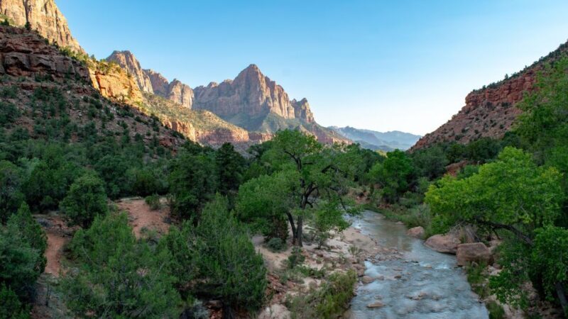 Vegas: 3-Day Ultimate Southwest Bucket List Small Group Tour - Day 2: Navajo Parks and Monument Valley