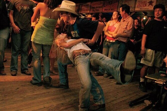 Vegas Country Bar Crawl: Party Bus & Drinks Included - An In-Depth Look at the Vegas Country Bar Crawl