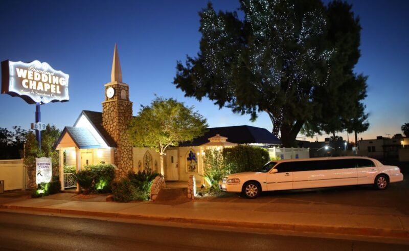 Vegas: Elvis-Themed Graceland Chapel Wedding or Vow Renewal - An Overview of the Elvis-Themed Vegas Wedding or Vow Renewal