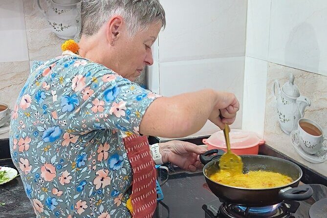 Vegetarian Hands on Cooking Class with Local Family in Jaipur - Key Points