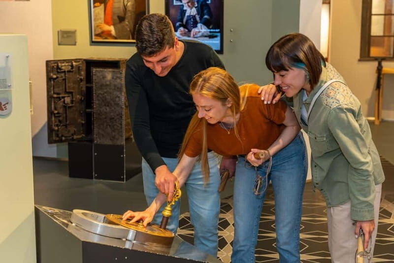 Velbert: Admission ticket to the German Castle and Fittings Museum - Key Points