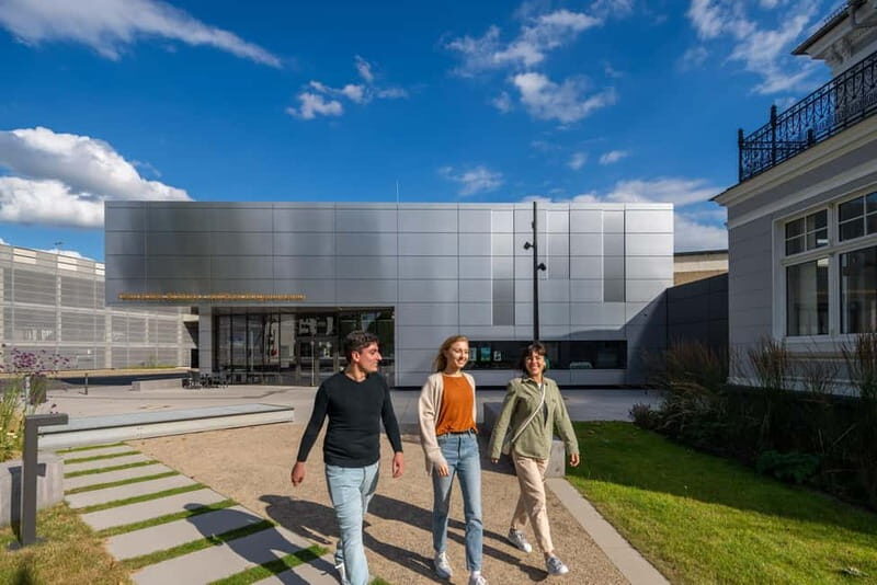 Velbert: Admission ticket to the German Castle and Fittings Museum - Special Exhibitions and the Historic Villa