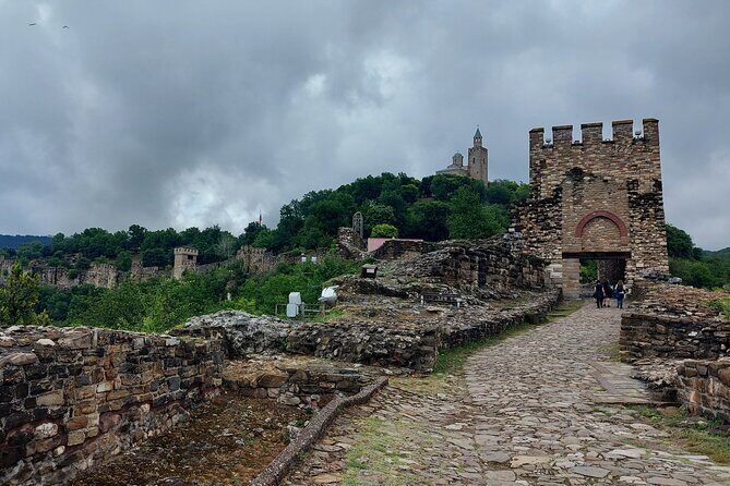 Veliko Tarnovo and Arbanasi day tour from Sofia with pickup - Key Points