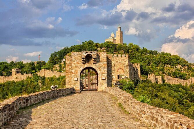 Veliko Tarnovo and Medieval Bulgaria Private Day Trip from Bucharest - Key Points