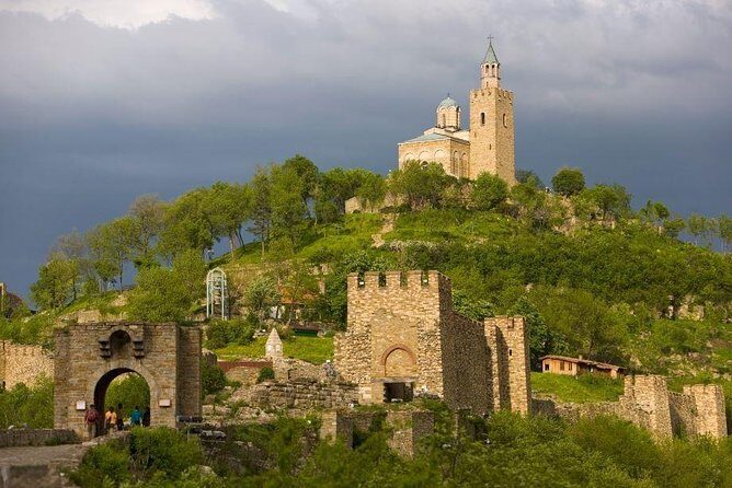 Veliko Tarnovo and Medieval Bulgaria Private Day Trip from Bucharest - Exploring the Stops: From Cliff Churches to Medieval Fortress