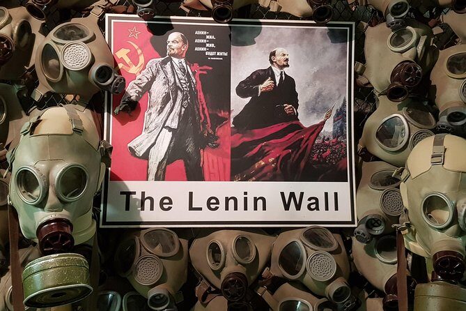 Velvet Revolution and Communism tour with PERSONAL PRAGUE GUIDE - FAQ