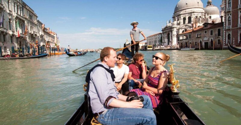 Venetian Private Sandolo tour - What is a Sandolo Boat? An Alternative to the Gondola