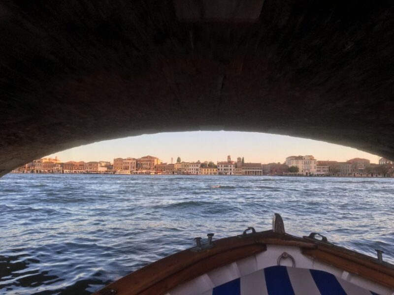 Venezia:Tour con aperitivo al tramonto - What to Expect from This Experience