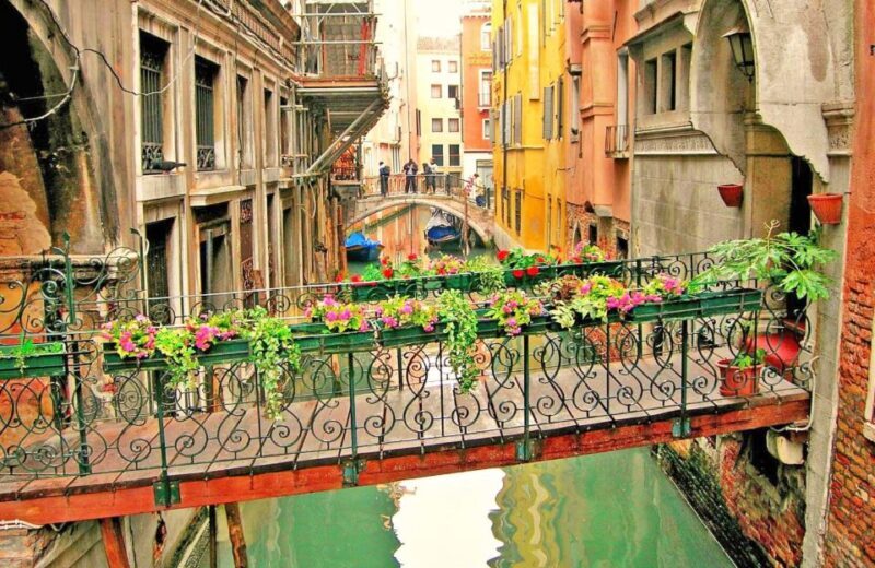 Venice: 1.5-Hour Wandering Around the City - Santa Maria Formosa and Campo SS. Giovanni e Paolo