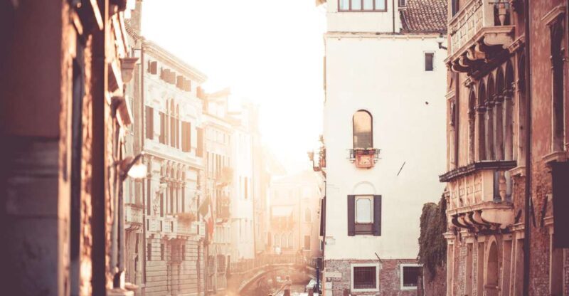 Venice: 1.5-Hour Wandering Around the City - Practical Considerations
