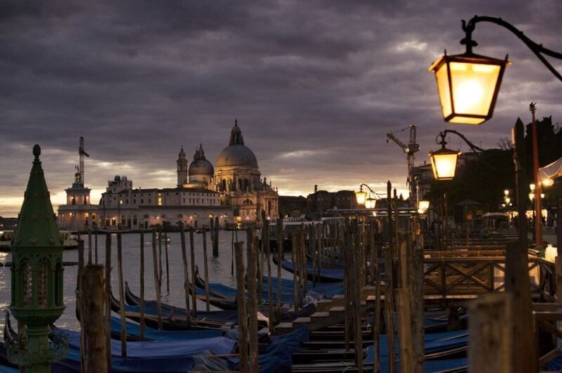 Venice: 2-Hour Private Walking Tour at Night - An Evening in Venice: What to Expect