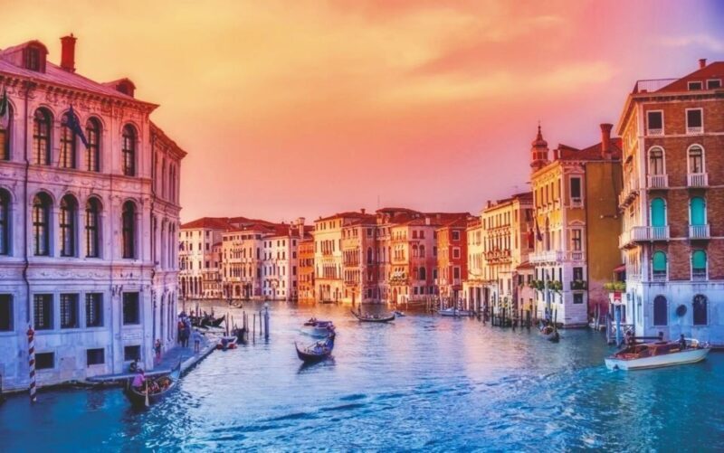 Venice: 30 min Gondola Ride on the Grand Canal with Guide - A Detailed Look at the Venice Gondola Experience