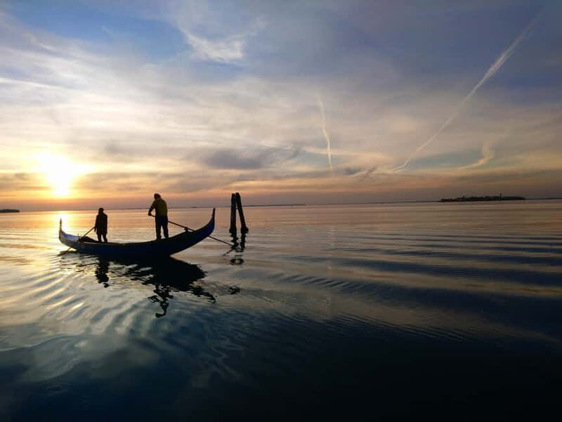 Venice: a boat tour amid the whispering water and light, a reality waiting to be discovered. - Discover Venice from the Water: A Unique Perspective