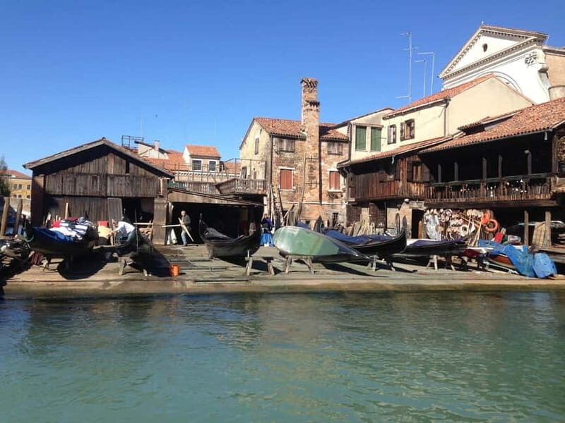 Venice: A short walk & the Ca' Rezzonico Museum in Japanese - What to Expect on the Tour