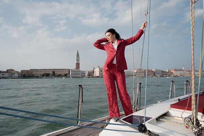 Venice Boat Tour with Aperitif and Music on a Sailing Boat - Key Points