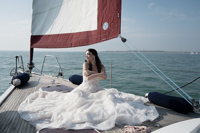 Venice Boat Tour with Aperitif and Music on a Sailing Boat - FAQ