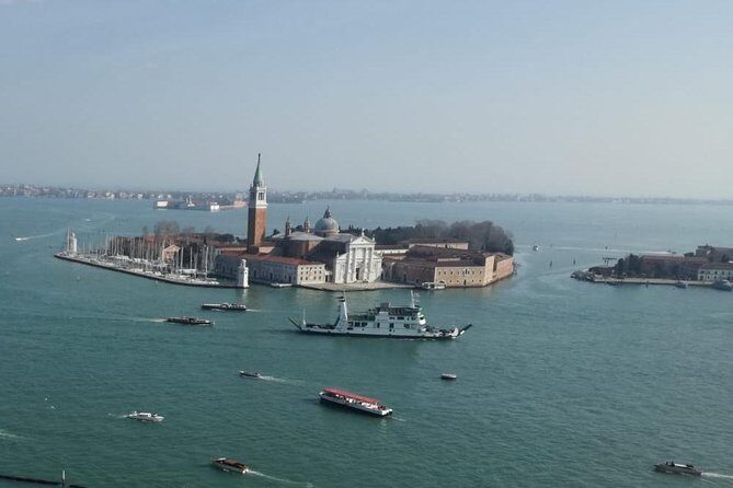 Venice by Train from Rome: Enjoy a Private Day Tour Experience - First Stop: Canal Grande and Rialto Bridge