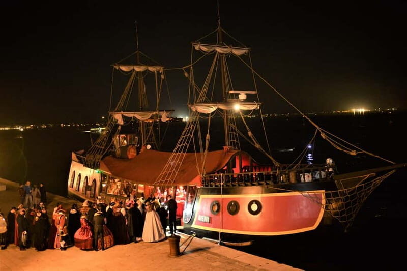 Venice: Carnival Party Cruise - Key Points