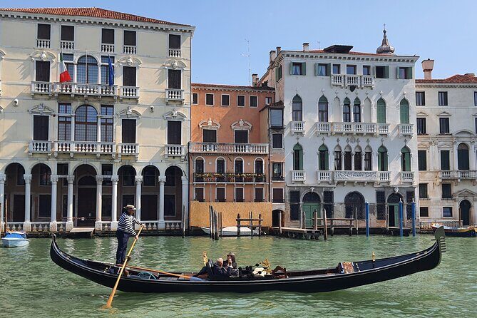 Venice City Highlights Small Group Tour with a local guide - Key Points