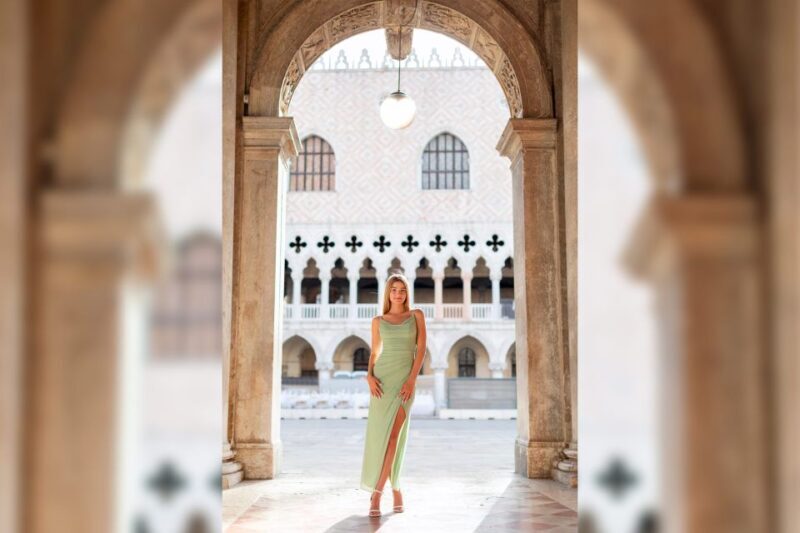 Venice: City Portrait Session with Professional Photographer - Key Points