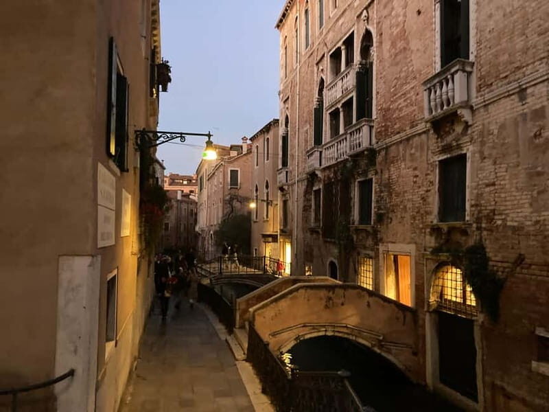 Venice: Crimes, Legends, and Mysteries Sunset Tour - Practical Details