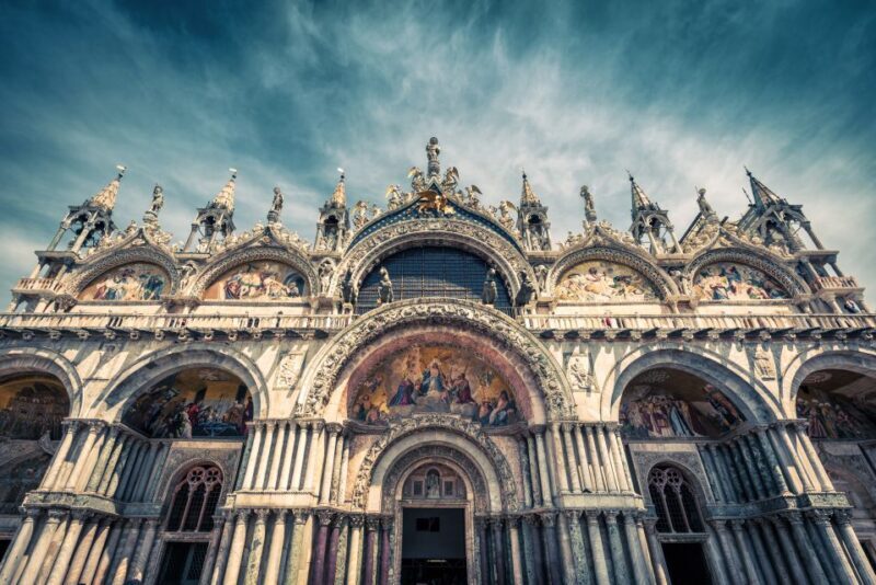 Venice: Doge's Palace and St. Mark's Basilica Guided Tour - The Guide Experience