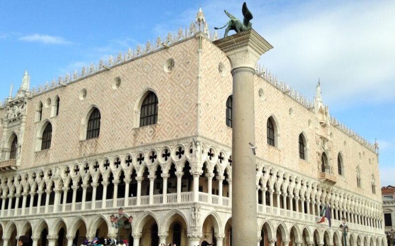 Venice: Doge's Palace and St. Mark's Private Walking Tour - Key Points