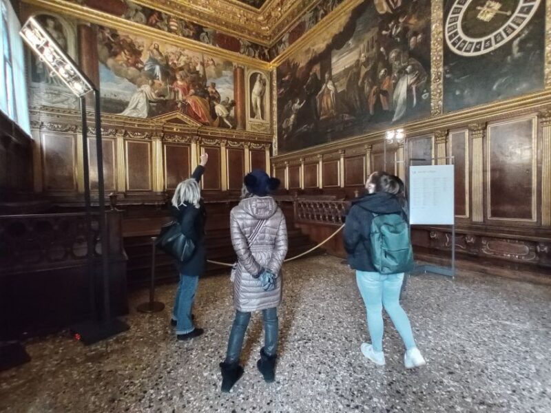 Venice: Doge's Palace Guided Tour with Optional Gondola Ride - A Closer Look at the Tour Experience