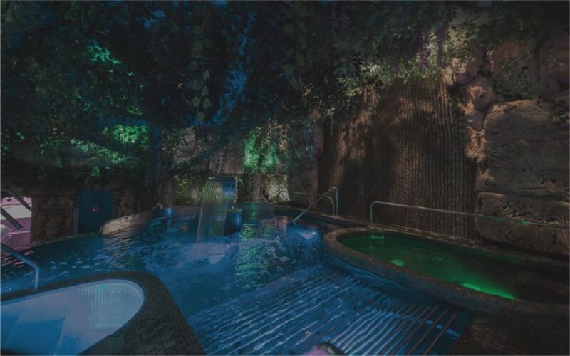 Venice Dreamscape: Romantic Spa Experience for Two - Authentic Touches and Real Feedback